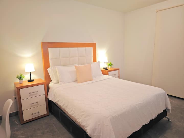 Departamento / 3 Camas / Alberca En Zakia - Querétaro