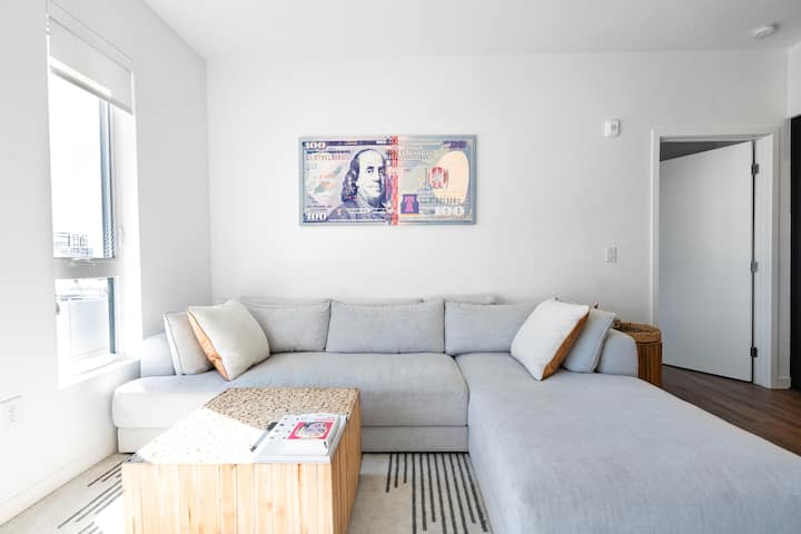 Modern 2 Bed 2 Bath In Hollywood 2 Free Parkings - West Hollywood, CA