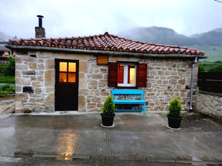 La Fragua De Arenas De Cabrales - Picos de Europa