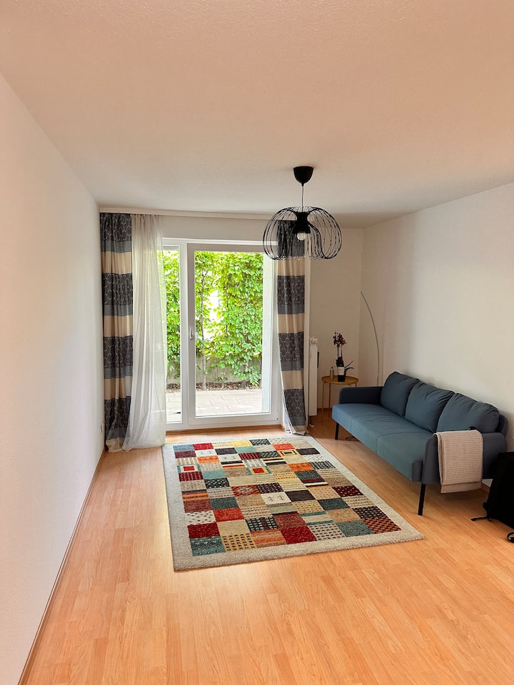 Apartment With Basic Amenities - Holzgerlingen