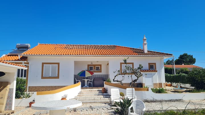 Charming, Sunny Coastal Villa - Aljezur