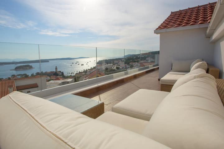 Deluxe Penthouse With Sea View - Hvar