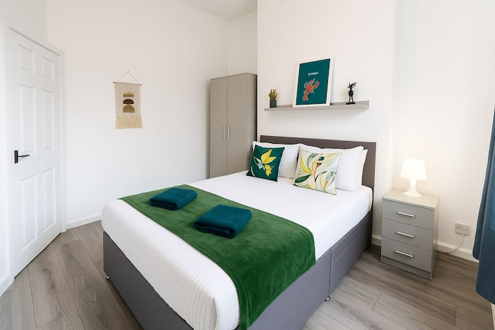 Comfortable 2-bedroom Home At Romley St. - Liverpool