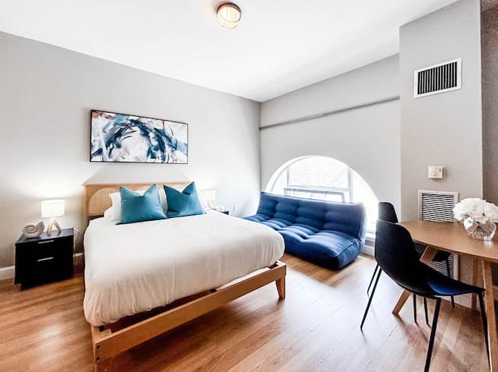 (S304) - Cozy Studio Retreat With Parking - Boston, MA
