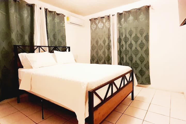 Windsor Retreat #2 - Nassau