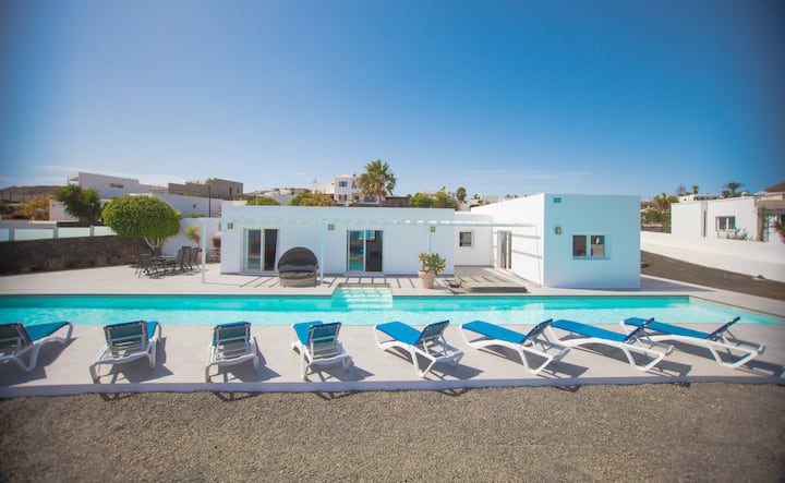 Luxury Villa With Private 25m Pool & Jacuzzi - Puerto del Carmen