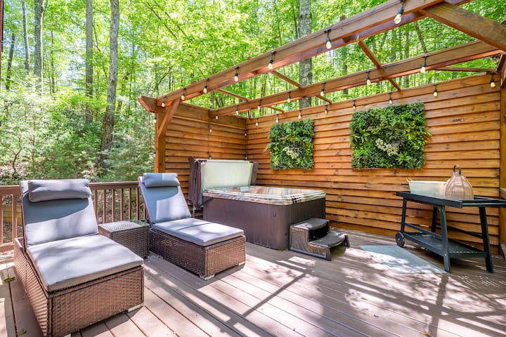 Experience Hibernation Station In Ellijay, Ga - Ellijay