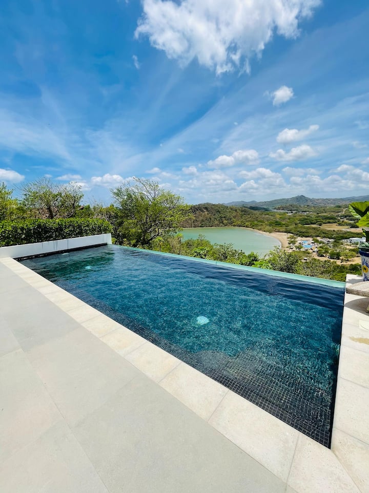 Grand Luxurious Villa With Magnificent Bay Views - San Juan del Sur