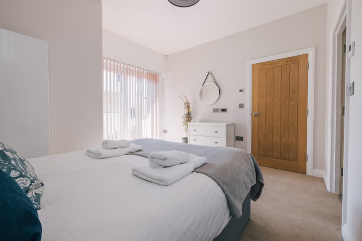 Boutique Beachside Ensuite Room With Parking - Newquay