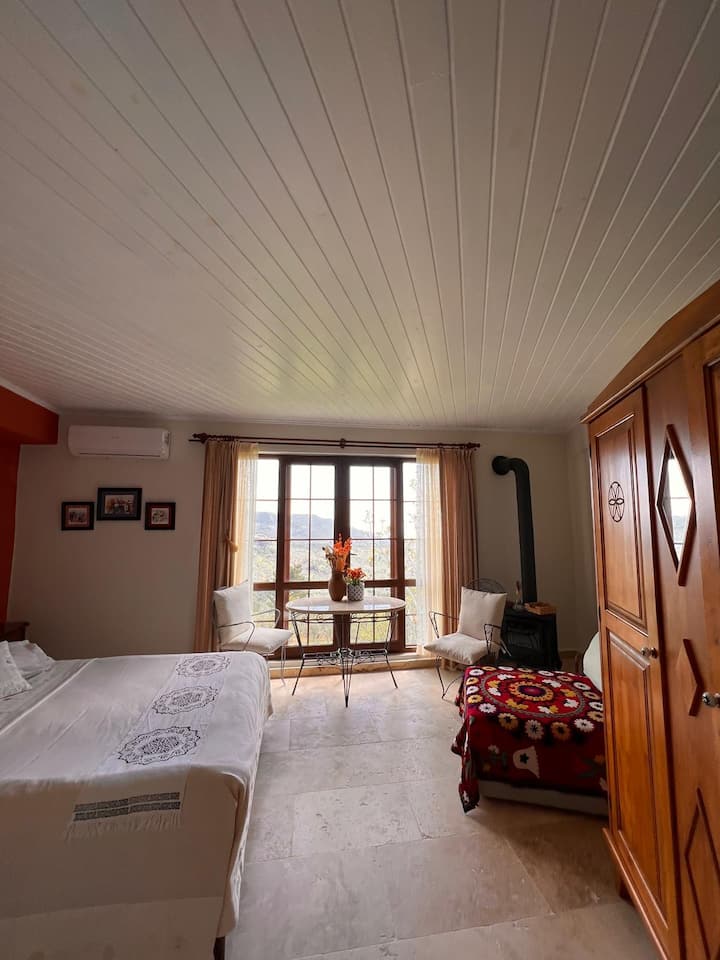 Sazlı Teras Badem Odası - Ayvacık