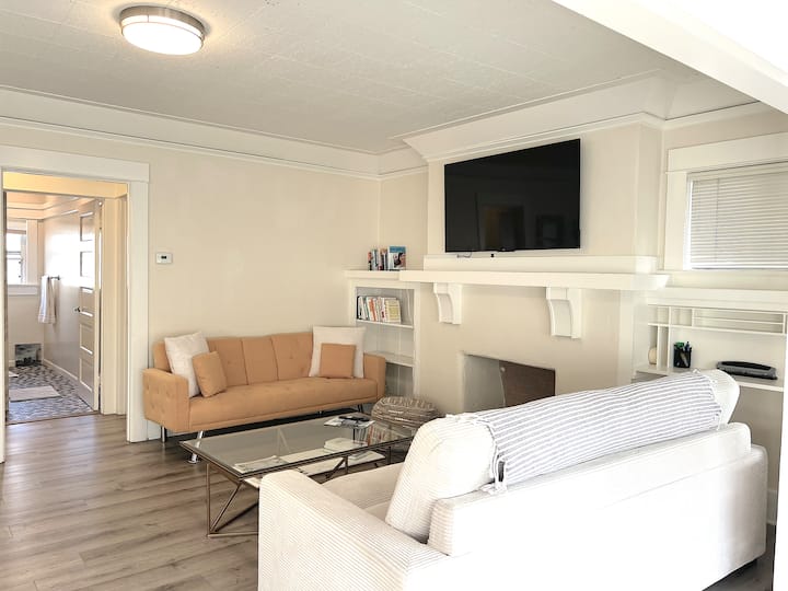 Beach Cottage - Hermosa Beach, CA