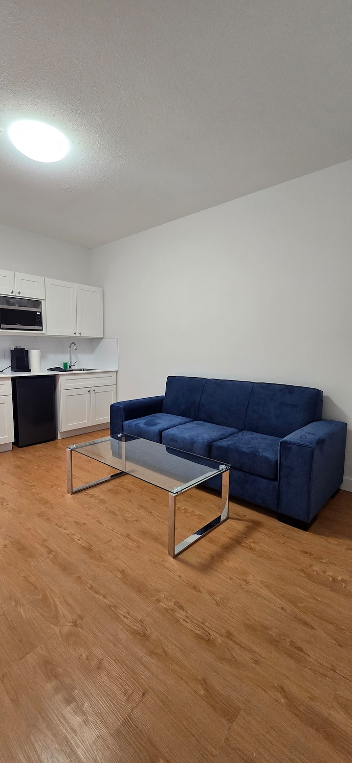 New Royal Inn Unit 203 - New Westminster