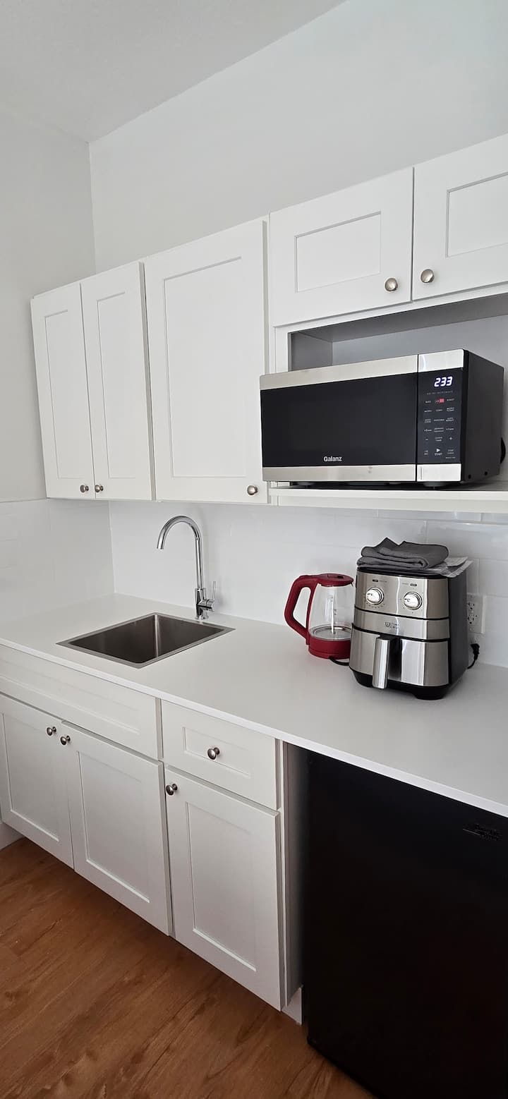 New Royal Inn Unit 207 - New Westminster
