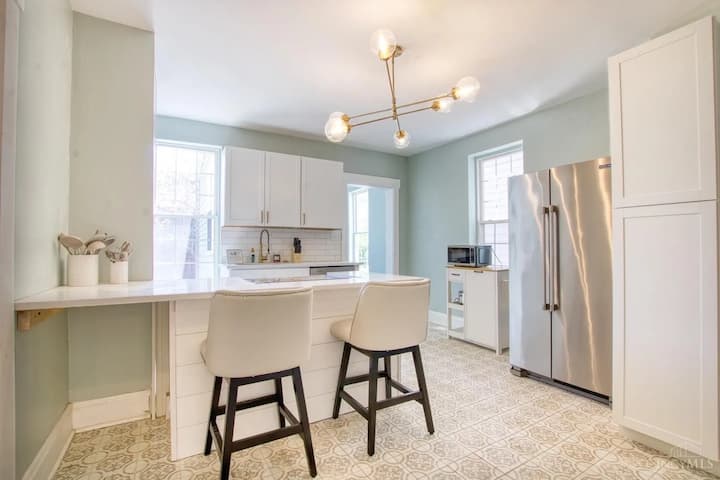 Downtown Hamilton Retreat - Hamilton, OH