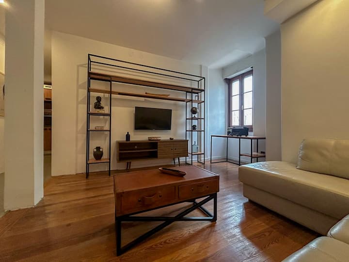 A 200mts De La Rambla - Amplio Apto Piso De Madera - Montevideo