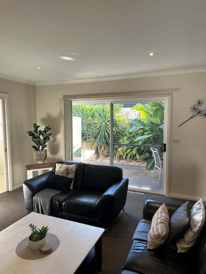 Prime Cbd 2br Townhouse - Shepparton