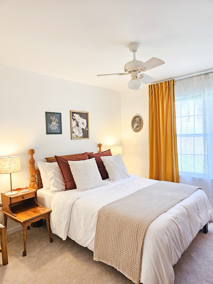 Sunny 4br W/ Pool Retreat - Chattanooga, TN