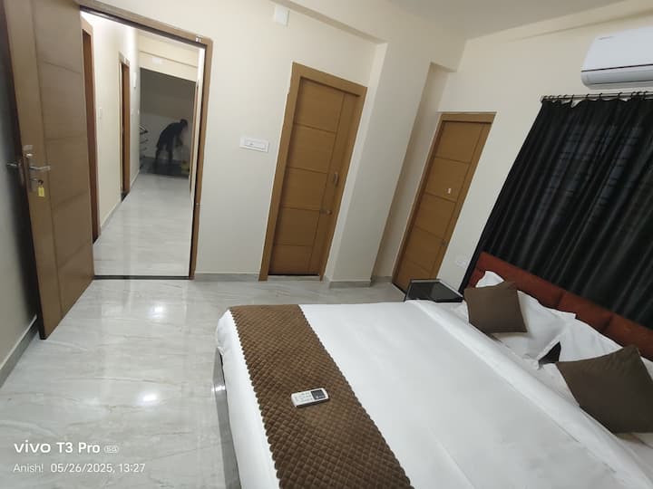 Eco Greenway Inn - Serene Stay/ Balcony And Wifi - Kolkata (Calcutta)