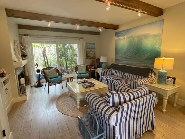Beachy Carpinteria Condo - Carpinteria, CA