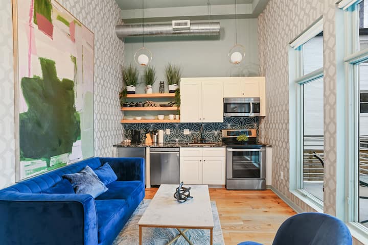 Verdant Statuesque Intimate Acropolis Views Of Fam - Atlanta, GA