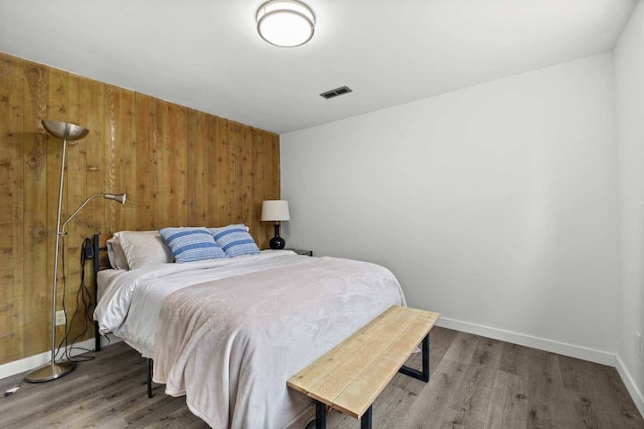 Modern 4br Newcastle Home | Private Patio G#42396 - Bellevue, WA