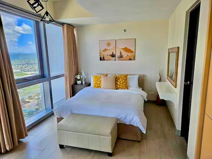 Modern Luxury Studio | Central - Quezon City