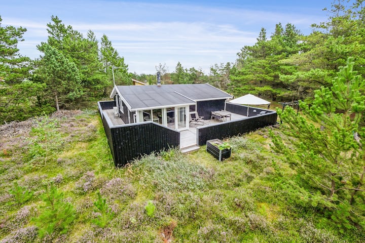 Hyggeligt Sommerhus I Klitmøller - Klitmøller