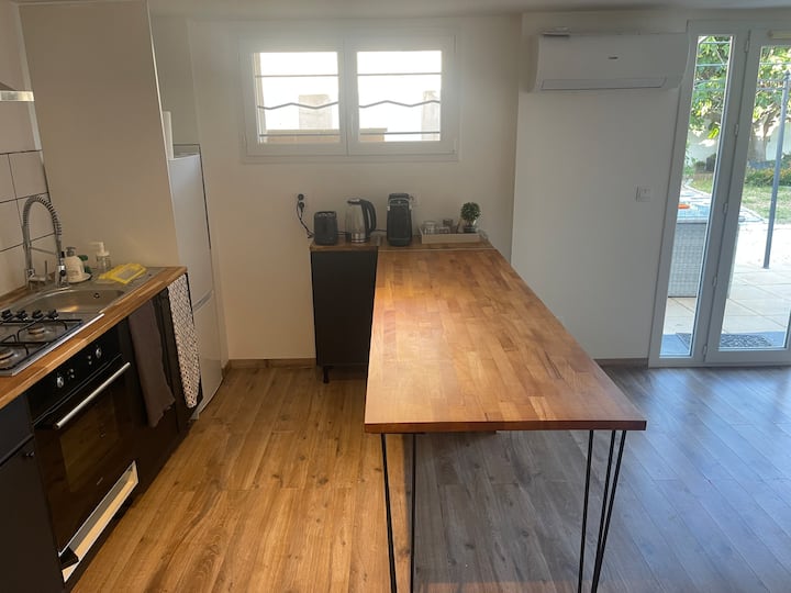 Appartement Bas De Villa - Istres