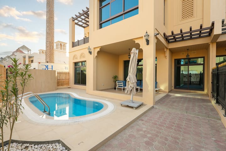 5 Bedroom Private Pool Villa - Dubai