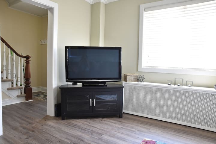 The Downtown Darling- Family & Dog Friendly - Wind Creek Bethlehem
