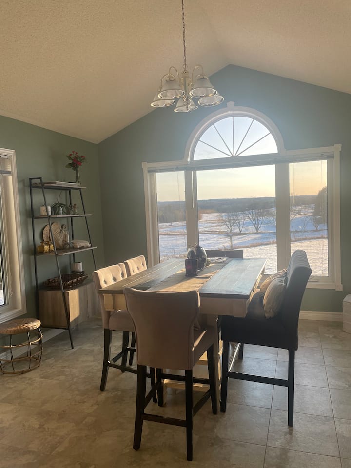 Blue Room In Caledon Hills - Caledon