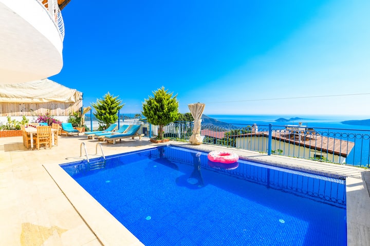 Deniz Manzaralı Tatil Villası,' Havuzu Korunaklı ' - Kalkan
