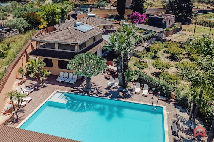 Huge Villa With Stunning Pool - 시실리아