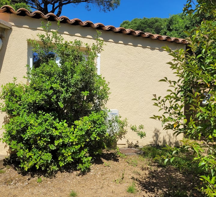 Logements 2 Pièces Dans Domaine 216 - Fréjus