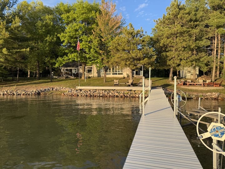 Lakefront Home With Fire Pit And Beautiful Sunsets - Spring Lake, WI