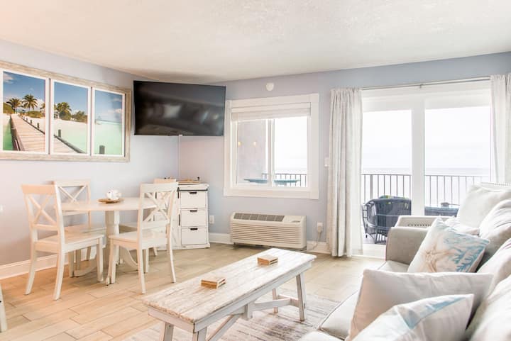 Sunset Beach Views, Modern Coastal Retreat - Perdido Key Beach, FL