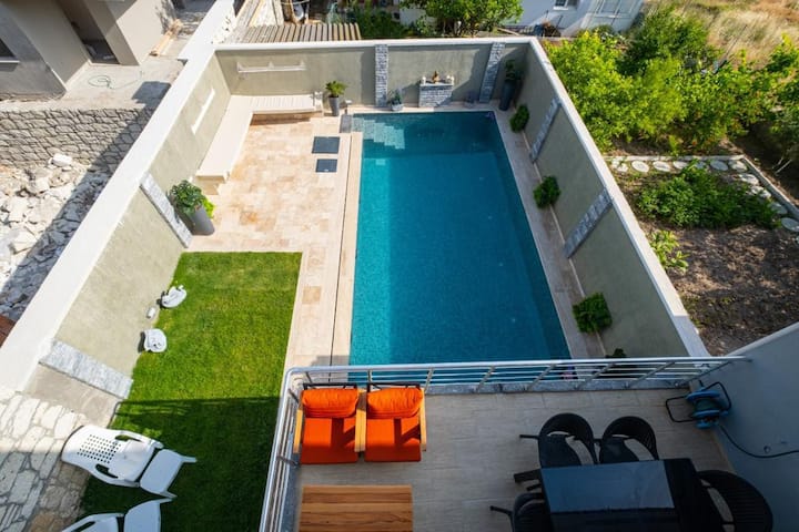 Alaçatı ÇEşme Havuzlu Müstakil Villa - Alaçatı