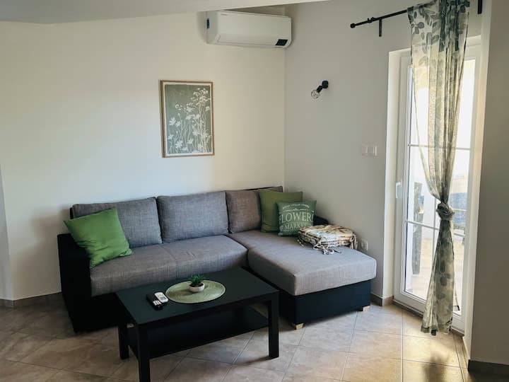 Apartman Green - Karlobag