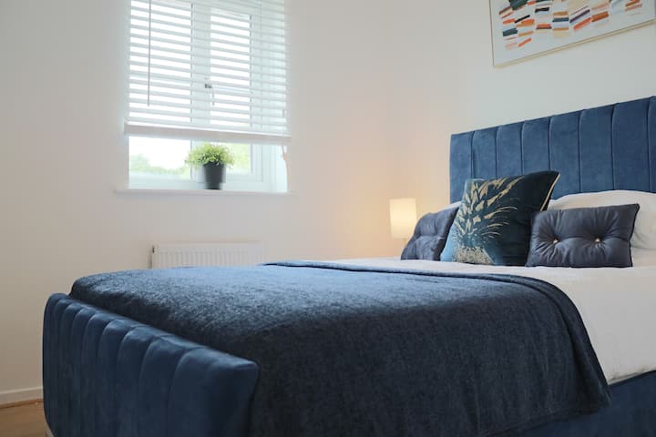 Milton K. Long Stay 3-bed - Milton Keynes