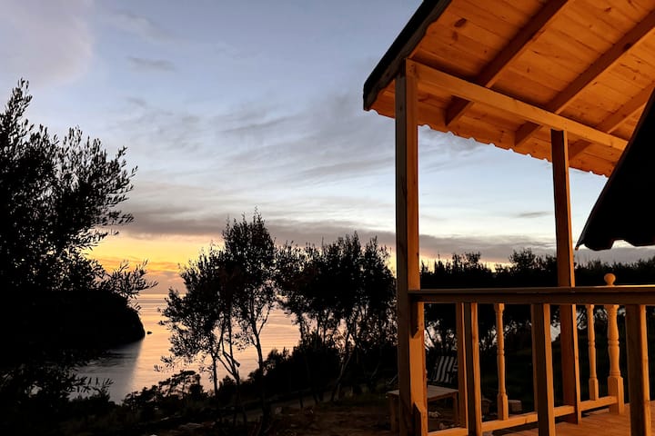 Korsan Koyu Manzaralı Bungalov - Adrasan