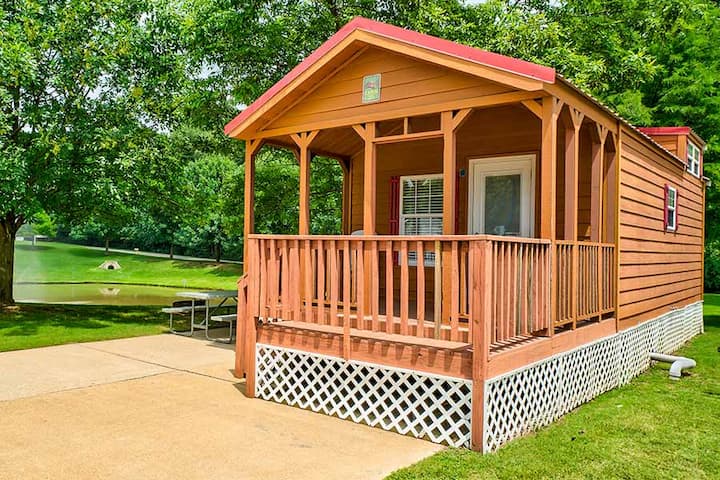 Premium Loft Cabin - Southaven, MS