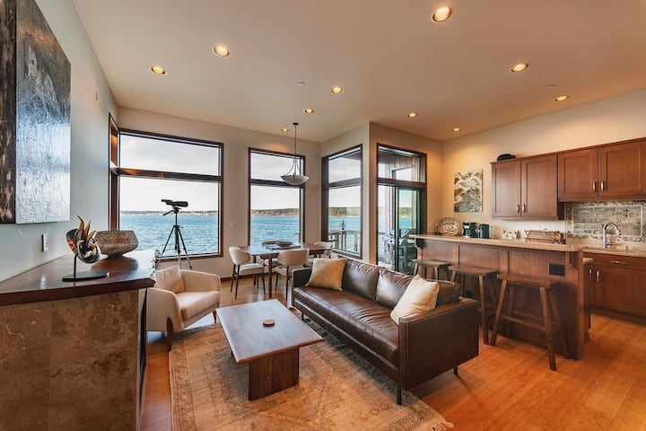 Whidbey Island Waterfront Condo - Langley, WA