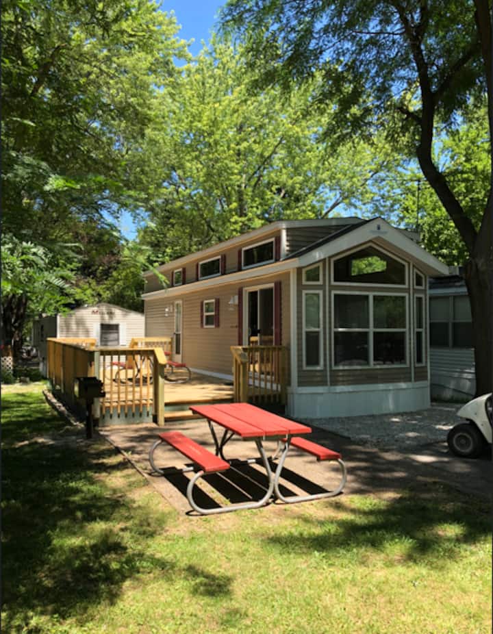 Cabin E44 - Grays Lake, IL