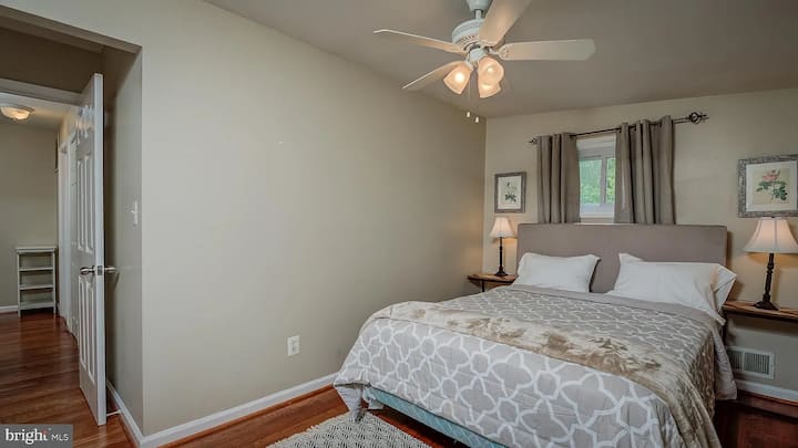 Spacious 4br Near Gmu & Courthouse + Parking - 페어팍스