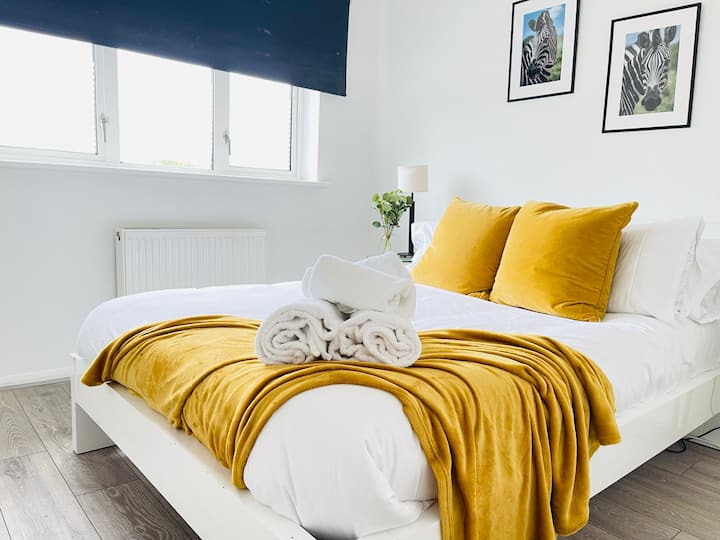 Tranquil 3br Retreat | Pet-friendly + Free Parking - Peterborough