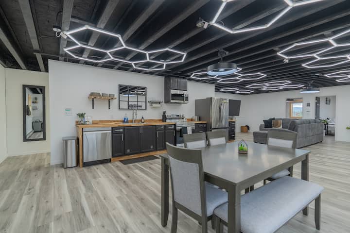 The Grind & Unwind Loft W/wifi - フェアバンクス, AK