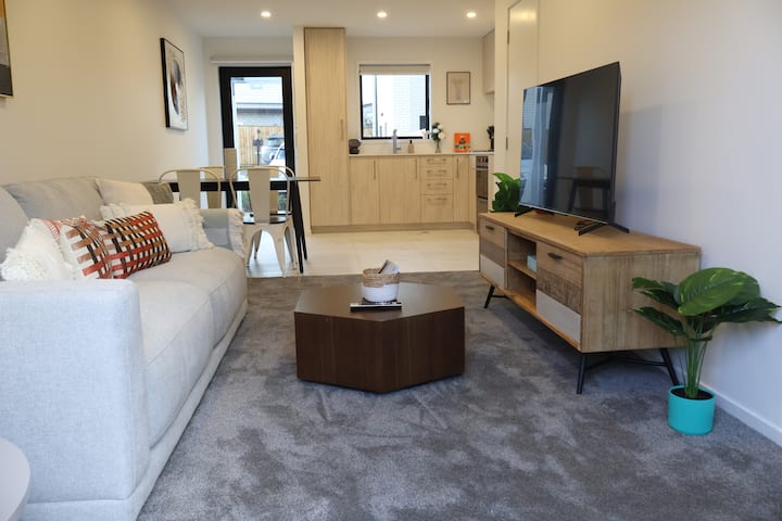 Lovely 2br House On Awaroa Road - Auckland