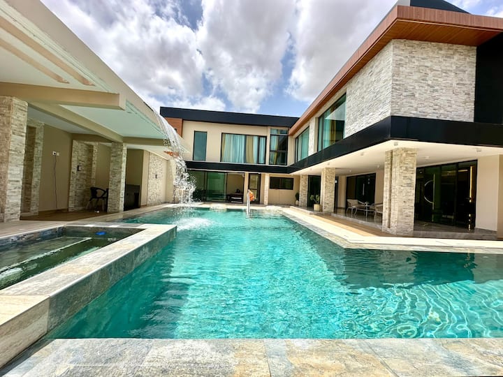 Villa Privée 08 Pièces Cocody - Abidjan