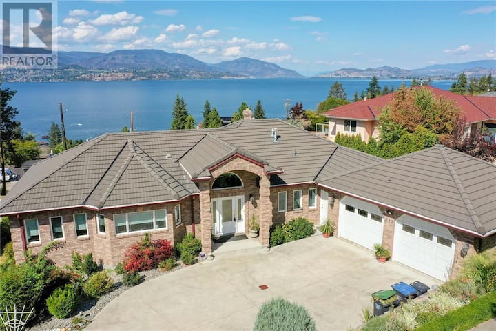 New 3br Guest Suite |  Lakeview,  Private Entry - Kelowna