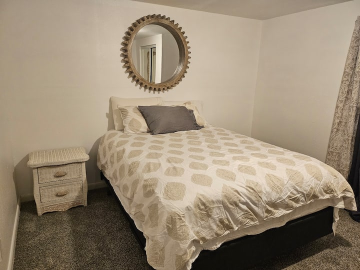 Comfortable, Cozy, & Private With Lots Of Storage! - Littleton, CO